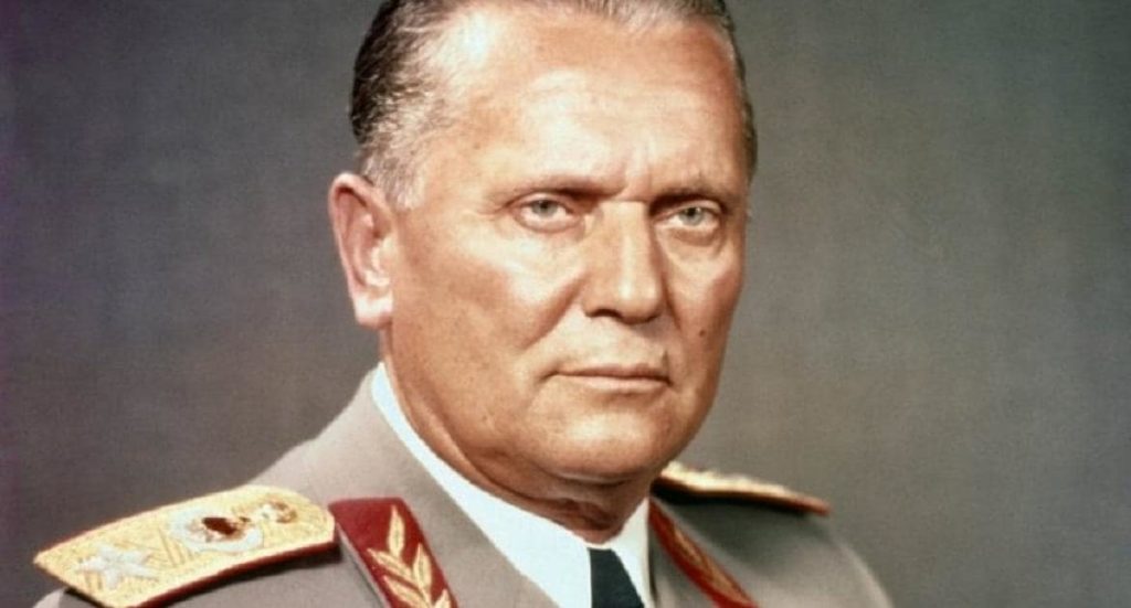 Vita e opere del Maresciallo Tito. Con quella strana omissione ...