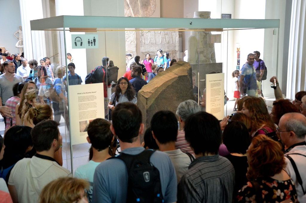 Gli egiziani al British Museum: “Ridateci la stele di Rosetta” - Storia ...